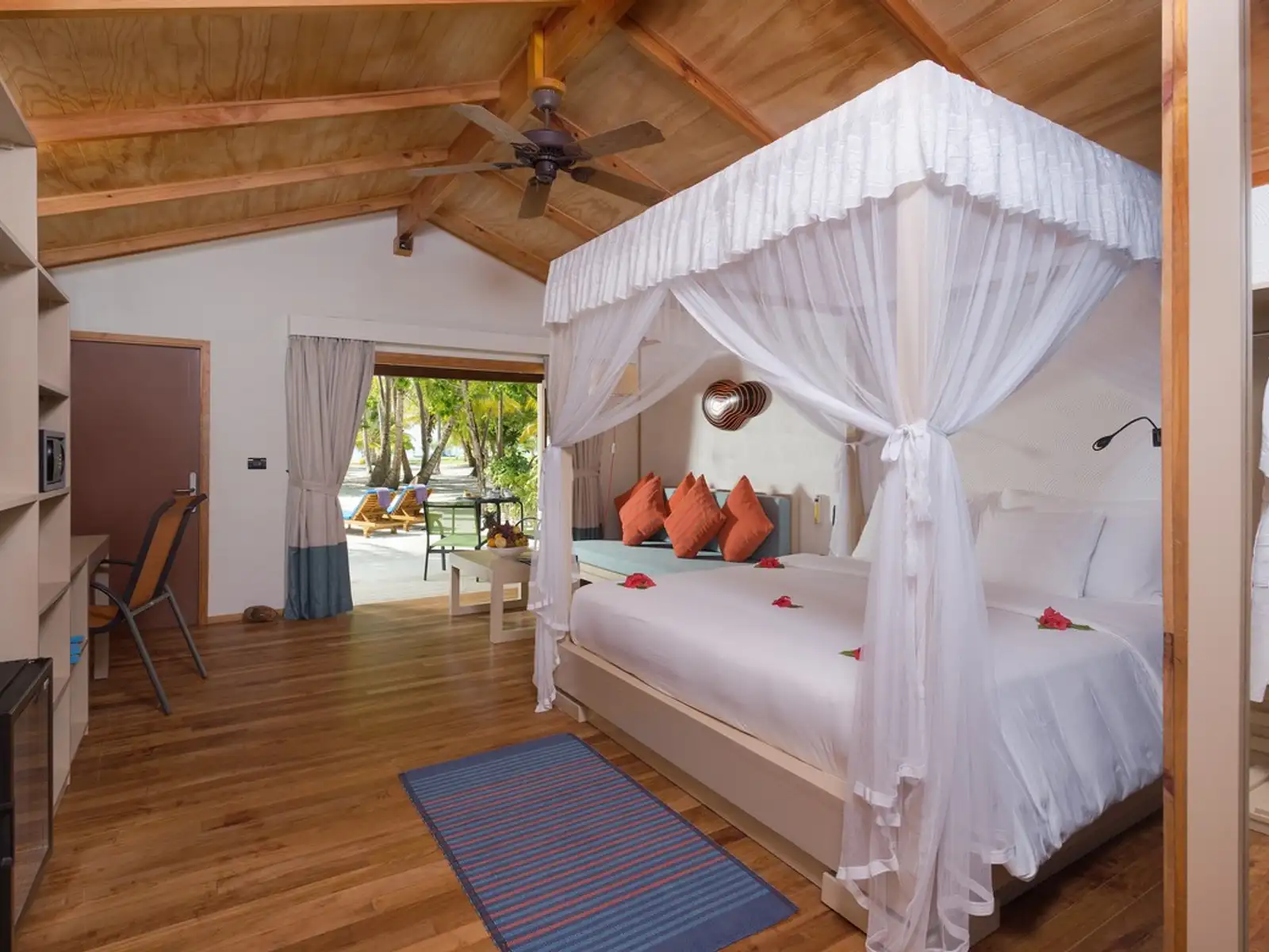 Beachbound - Maldives - Meeru Island Resort